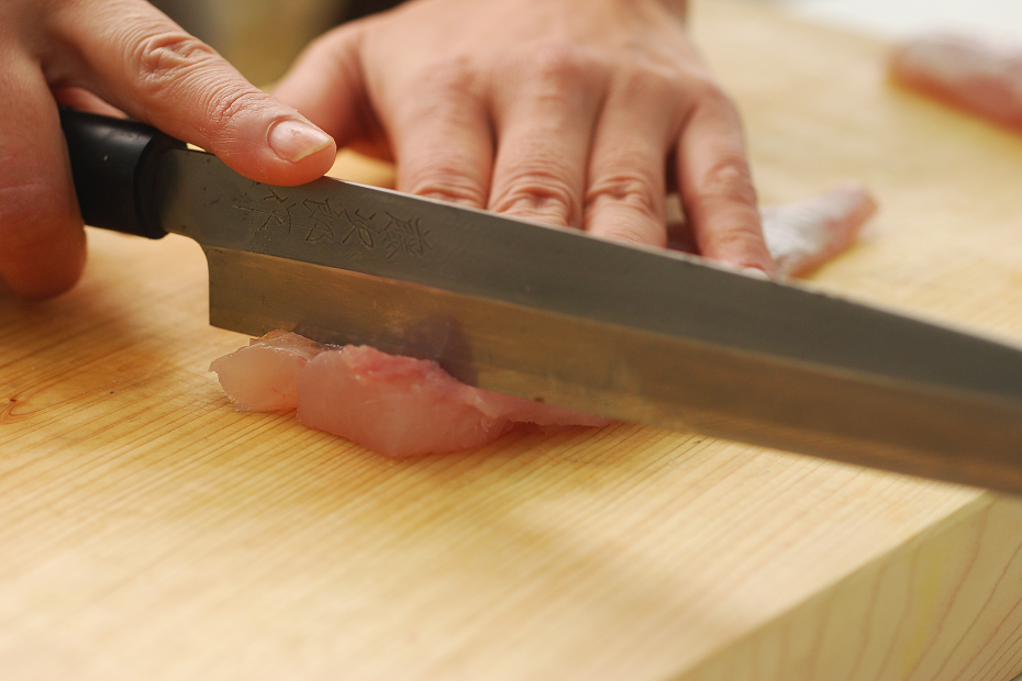 A Right Way of Cutting for Sashimi - Globalkitchen Japan