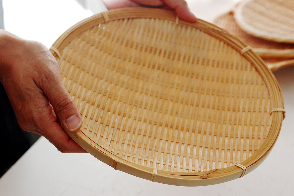 How to use Takezaru (shallow bamboo colander)? - Globalkitchen Japan