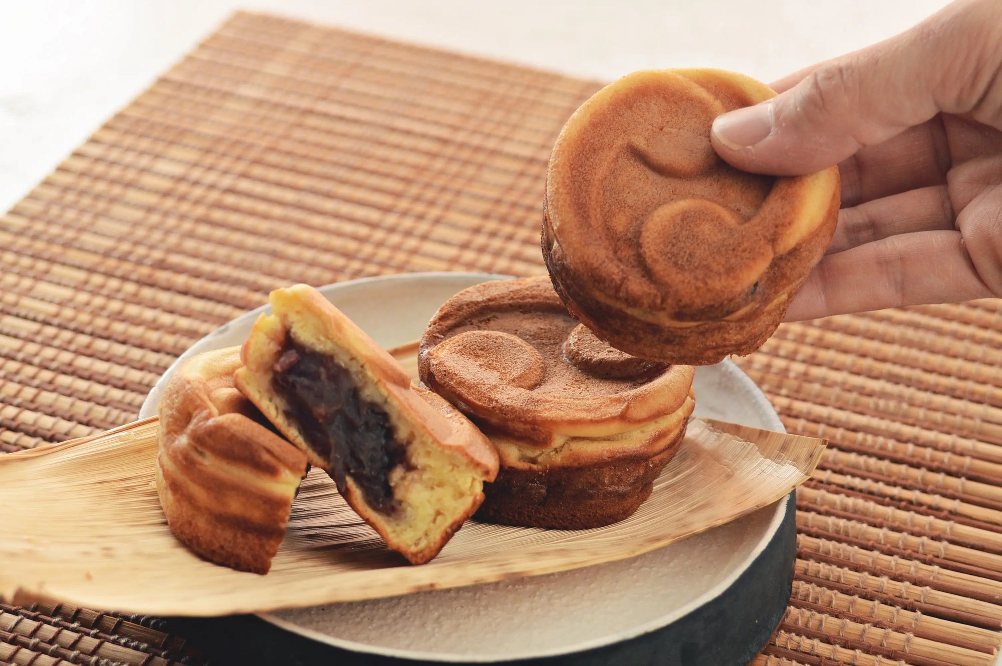 A Japanese popular street snack "Obanyaki" enjoyed by all generations ...