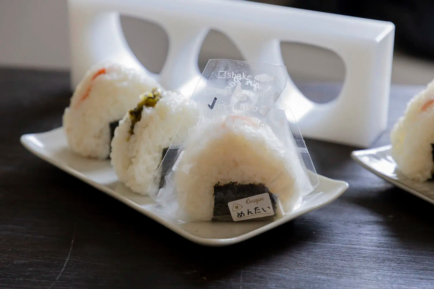 how to make onigiri with a mold
