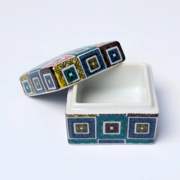 SEIKOU SAI Kutani Porcelain Jubako Box Ishidatamimon - Globalkitchen Japan