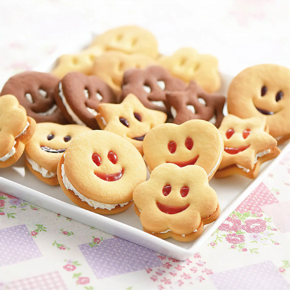 TIGERCROWN Cake Land Stainless Steel Flower Cookie Cutter ...