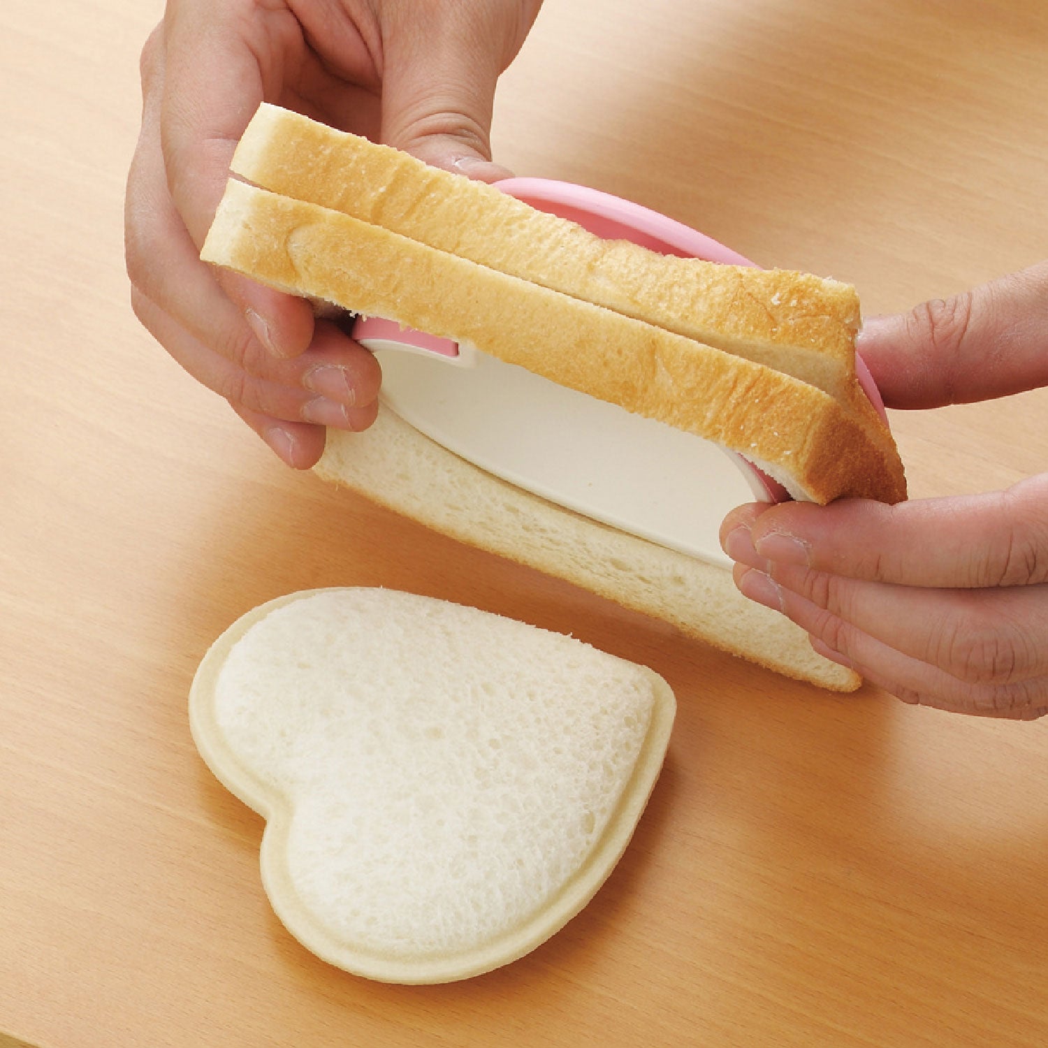 Akebono Heart-Shaped Sandwich Cutter & Sealer - Globalkitchen Japan